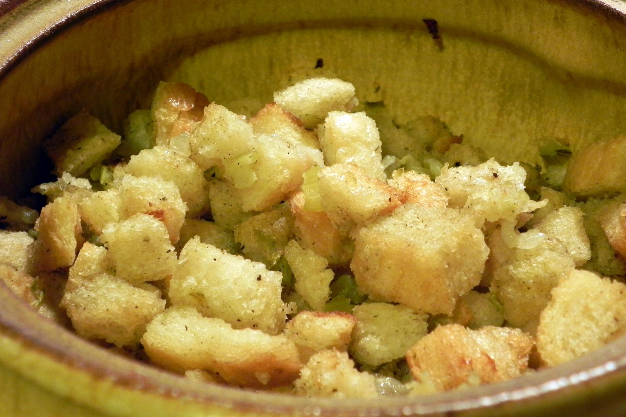 Herbaceous Bread Stuffing: A Comfort Classic | Savory Touch