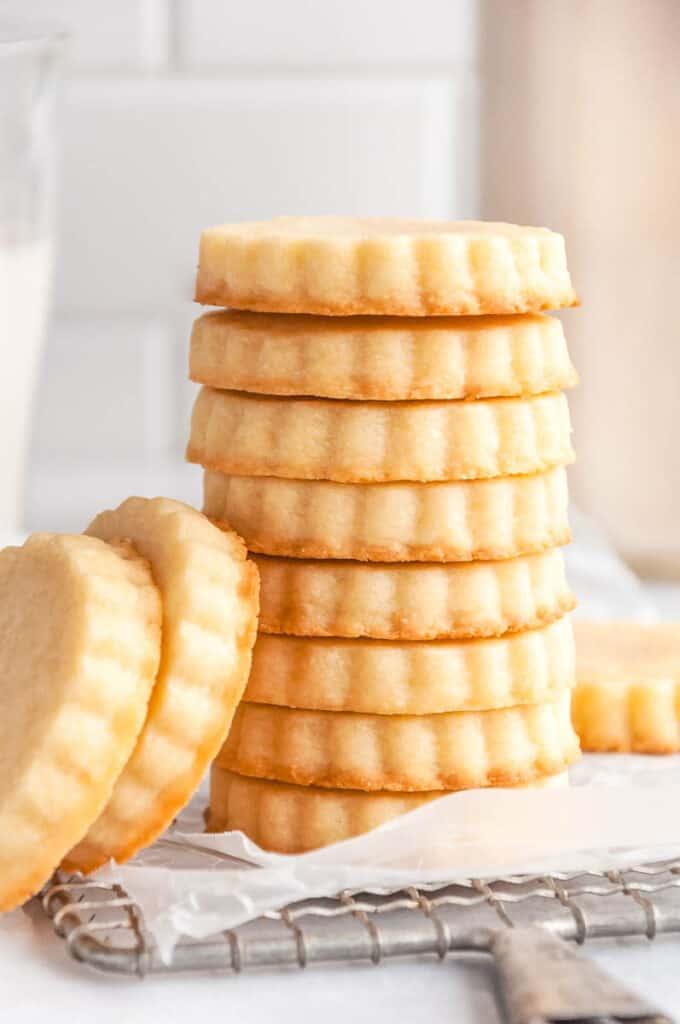 Sweet Shortbread Cookies: Icing Art for Everyone | Savory Touch