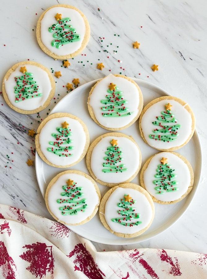 Pretty Decorated Sugar Cookies with Royal Icing | Savory Touch