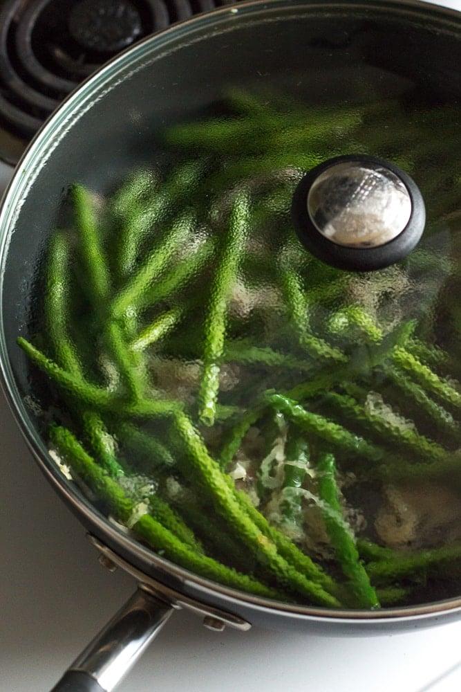 Buttery Braised Green Beans and Shallots: A Simple Side | Savory Touch