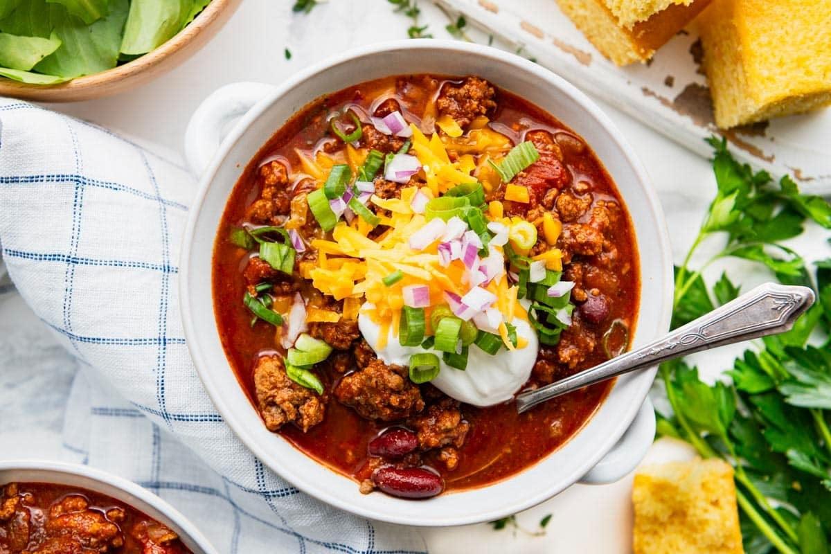 Hearty Chili Beef Pot: Slow Cooked Comfort | Savory Touch